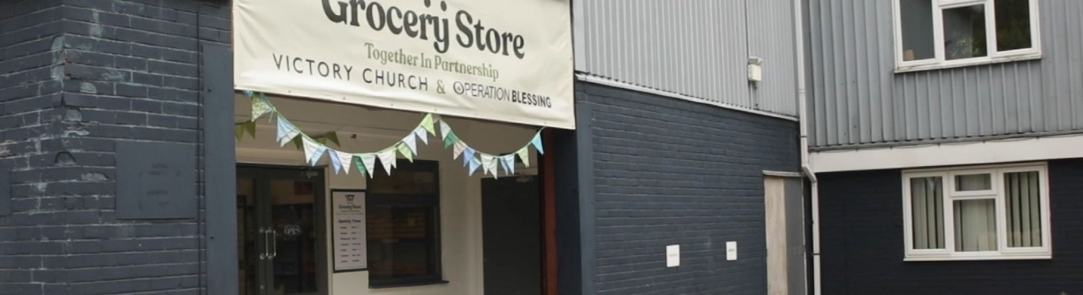 grocery-store-entrance-ob-branding - CBN Deutschland